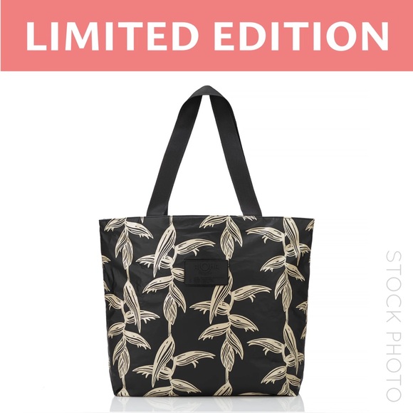 ALOHA Collection | Bags | Aloha Collection Day Tripper | Poshmark